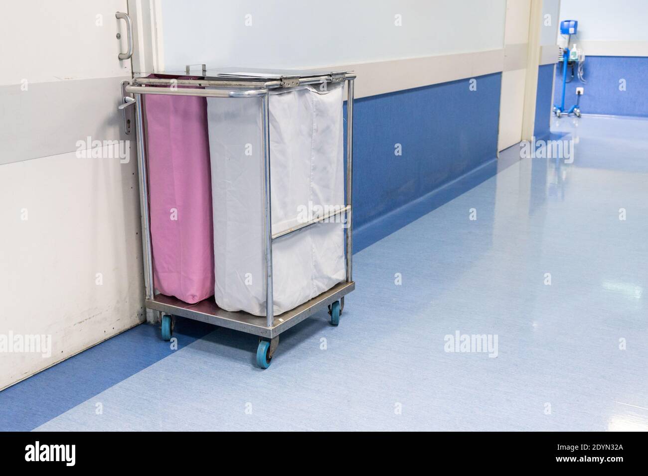 Hospital linen hi-res stock photography and images - Alamy