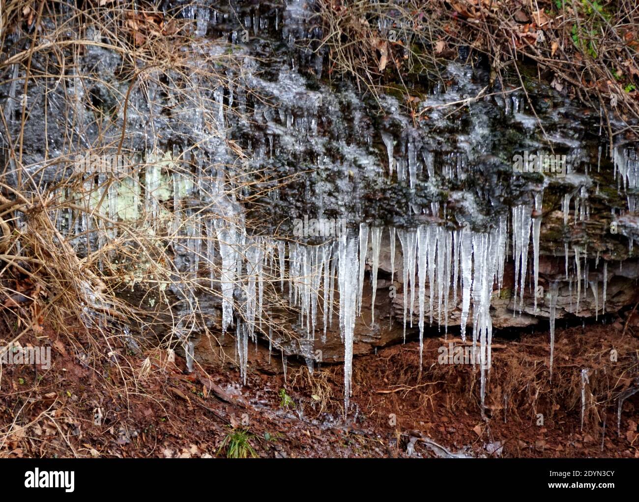 Sharp icicles hi-res stock photography and images - Alamy