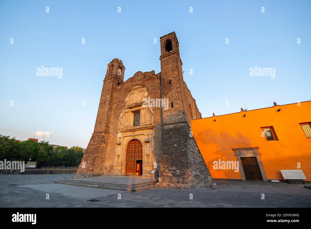 Templo de Santiago and Tlatelolco ruin in Square of the Three Cultures ...