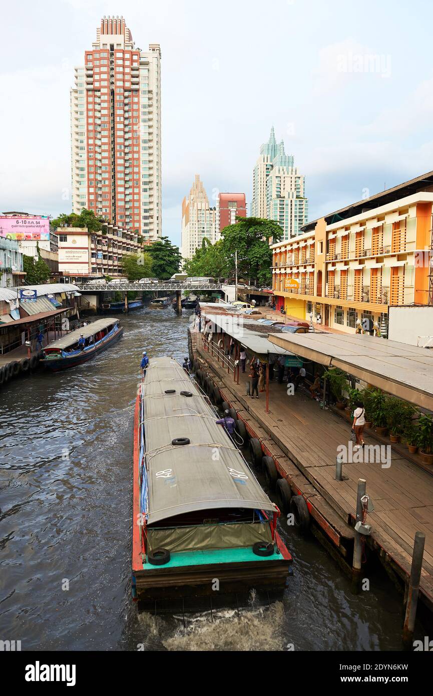 Traditional boats on a Khlong passenger terminal near Siam with ...