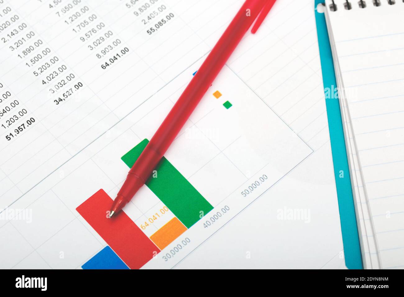 Tracking graph hi-res stock photography and images - Alamy