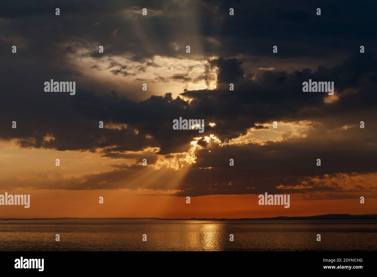 Sunset over the Bristol channel Stock Photo - Alamy