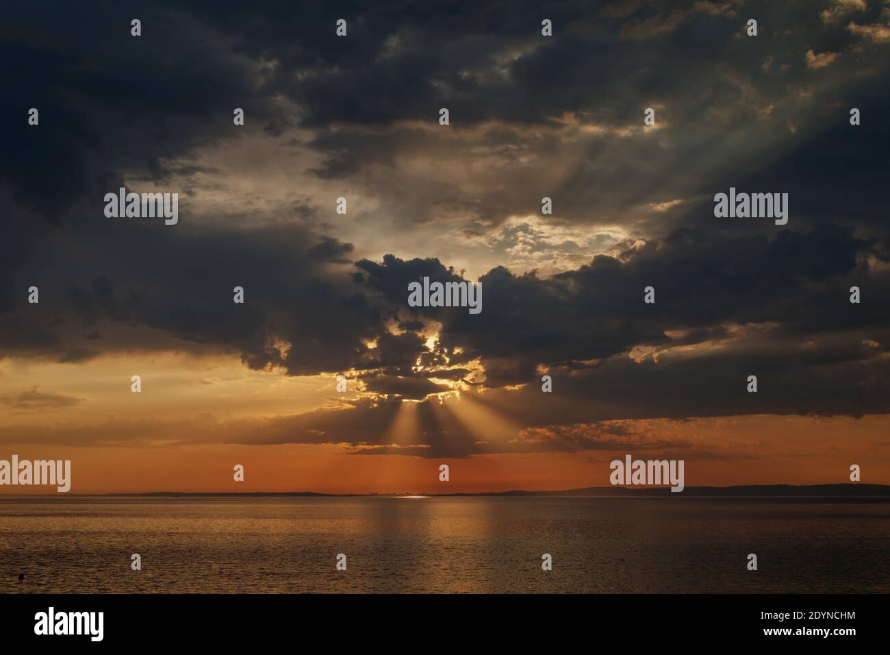 Sunset over the Bristol channel Stock Photo - Alamy