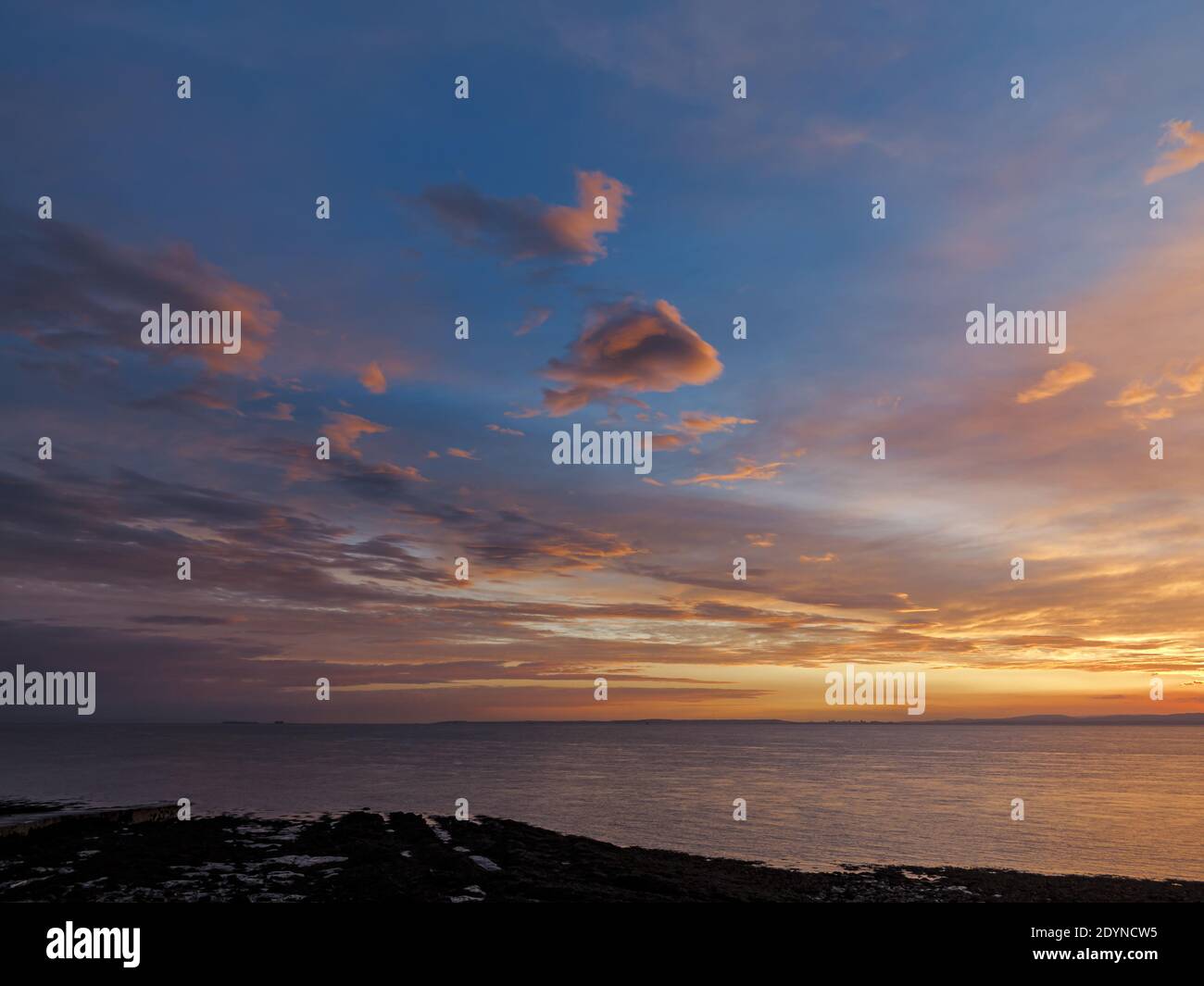 Sunset over the Bristol channel Stock Photo - Alamy