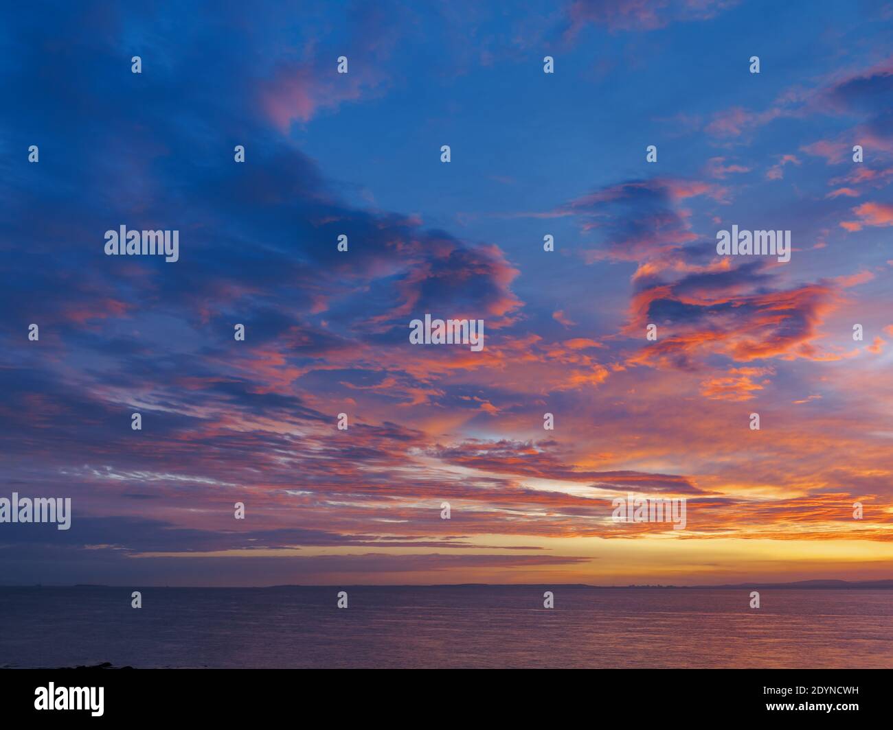 Sunset over the Bristol channel Stock Photo - Alamy