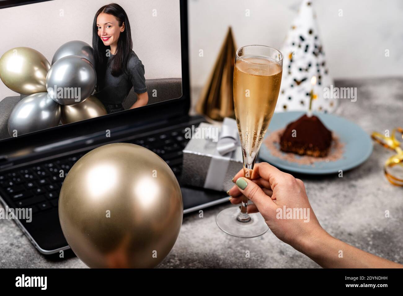 Laptop happy birthday screen hi-res stock photography and images - Alamy