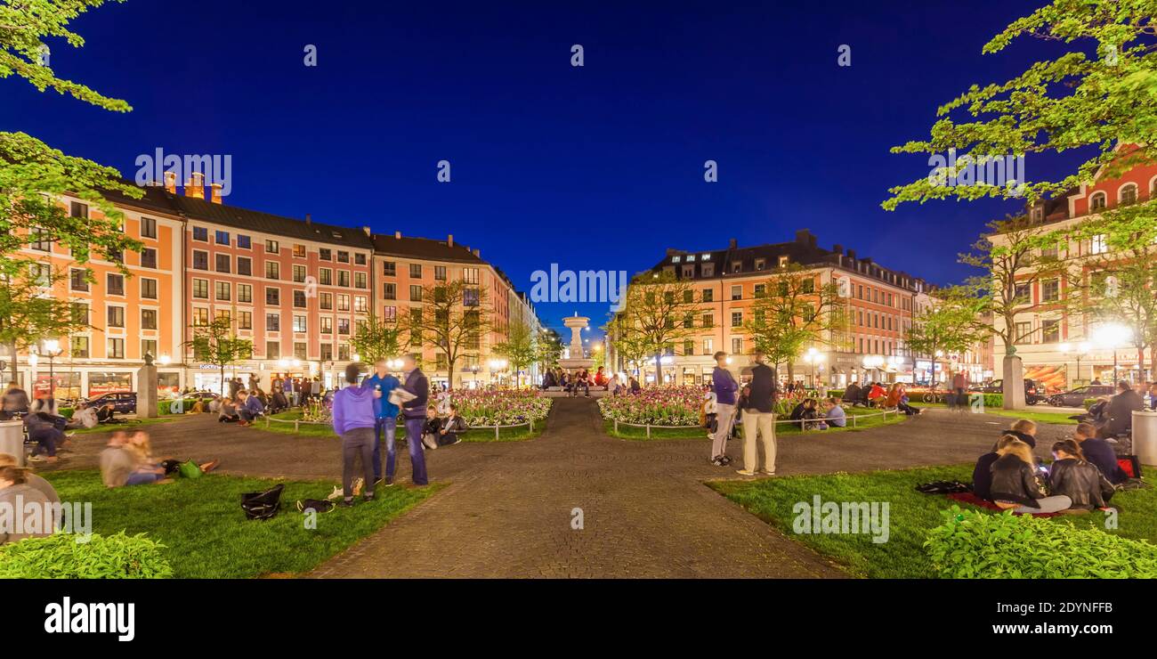 Gaertnerplatz in the Gaertnerplatz district, meeting place, nightlife ...
