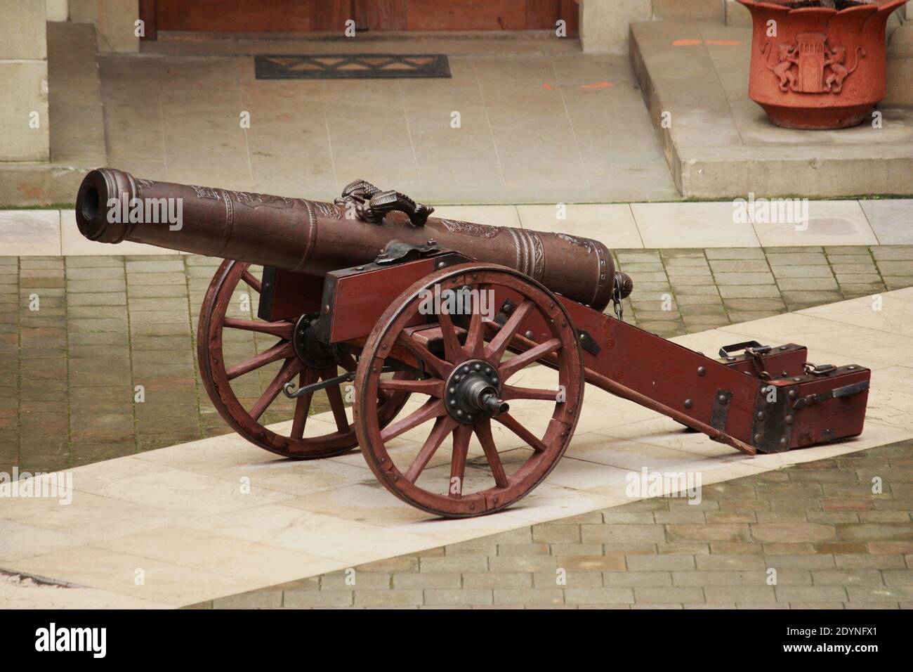 Bronze Old Rusty Cannon High Resolution Stock Photography and Images ...