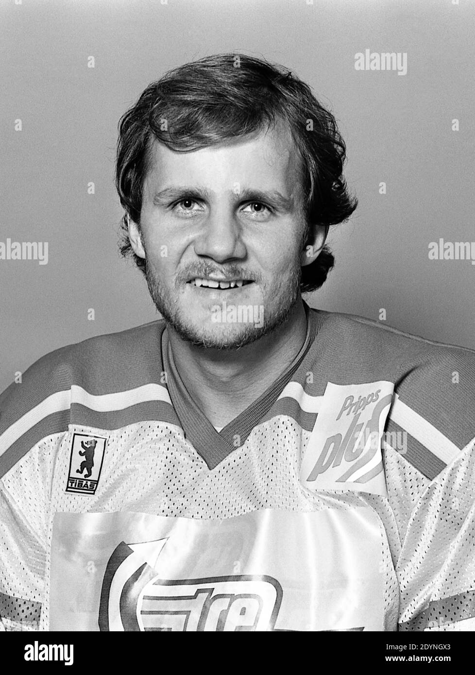 STEFAN PERSSON Swedish ice hockey defender in New York Islander and in ...