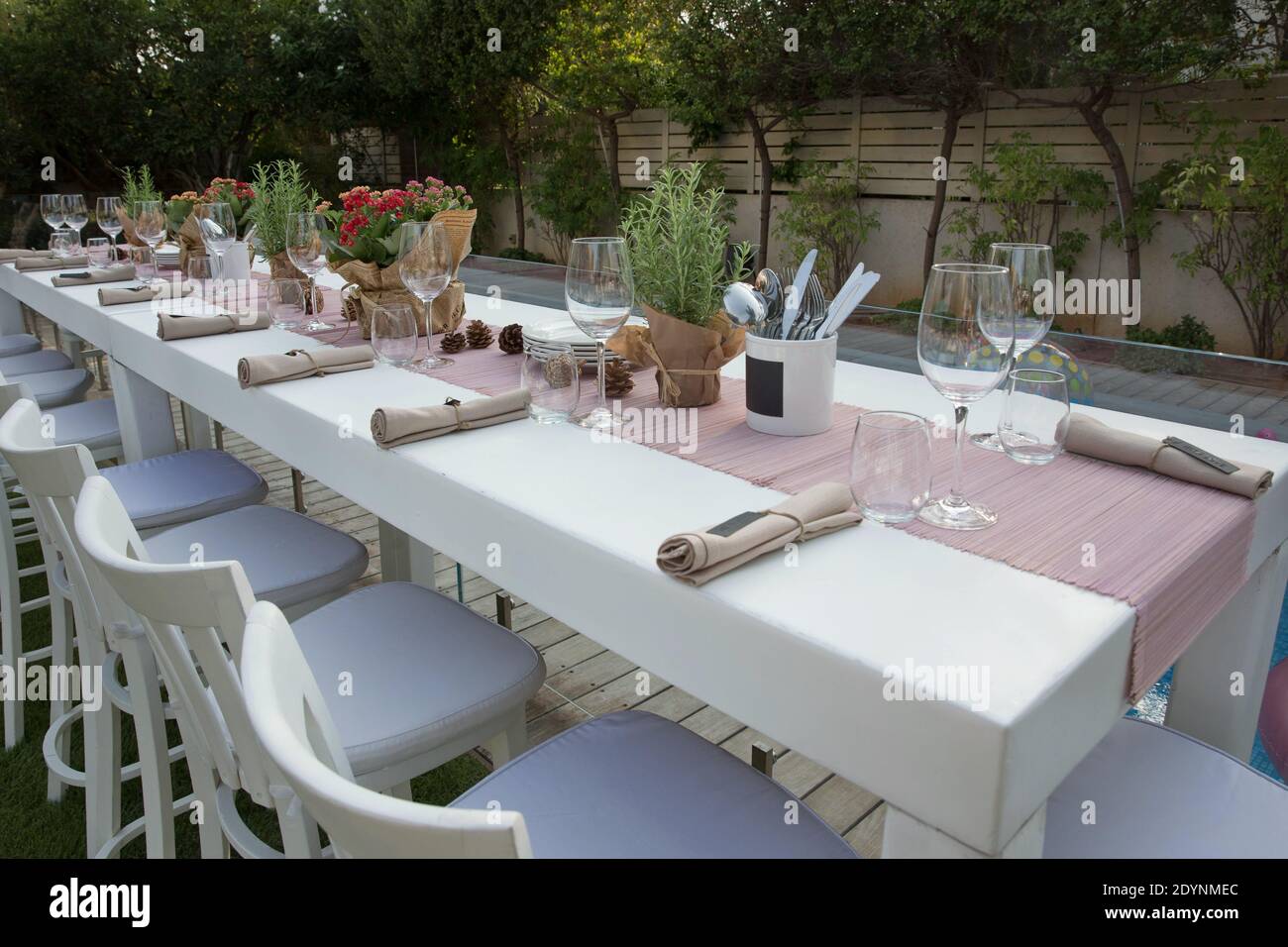 Tables set formal party hi-res stock photography and images - Alamy