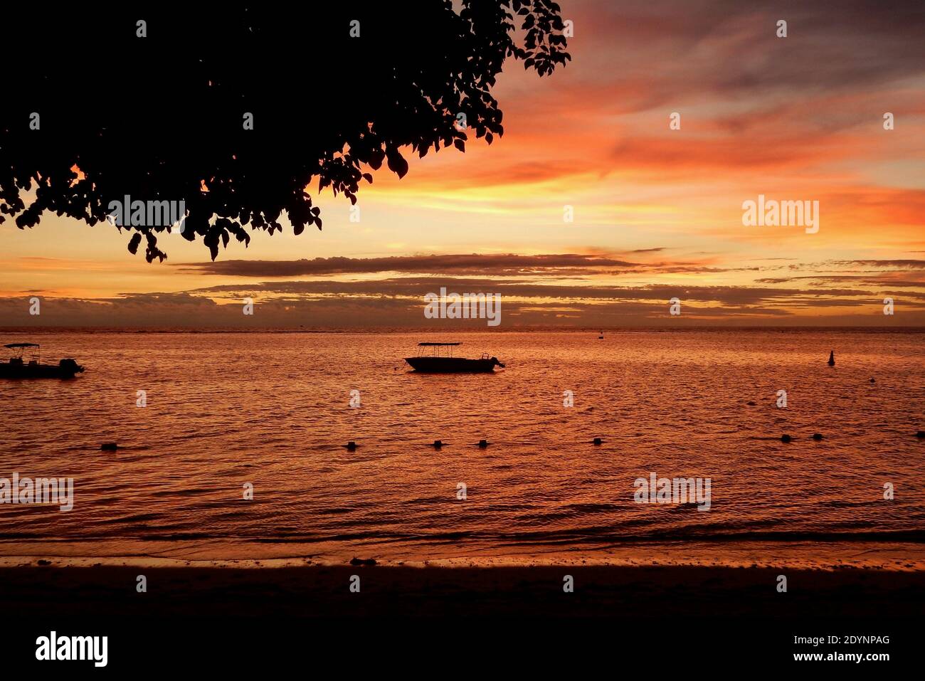 Beach sunset in mauritius hi-res stock photography and images - Alamy