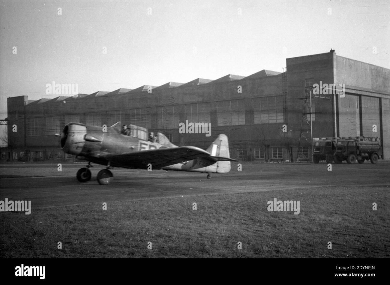 ROYAL AIR FORCE North American Harvard IIB Stock Photo - Alamy
