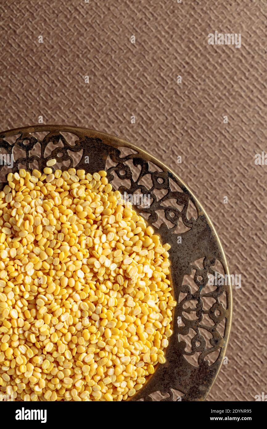 Raw uncooked lentils lens hi-res stock photography and images - Alamy