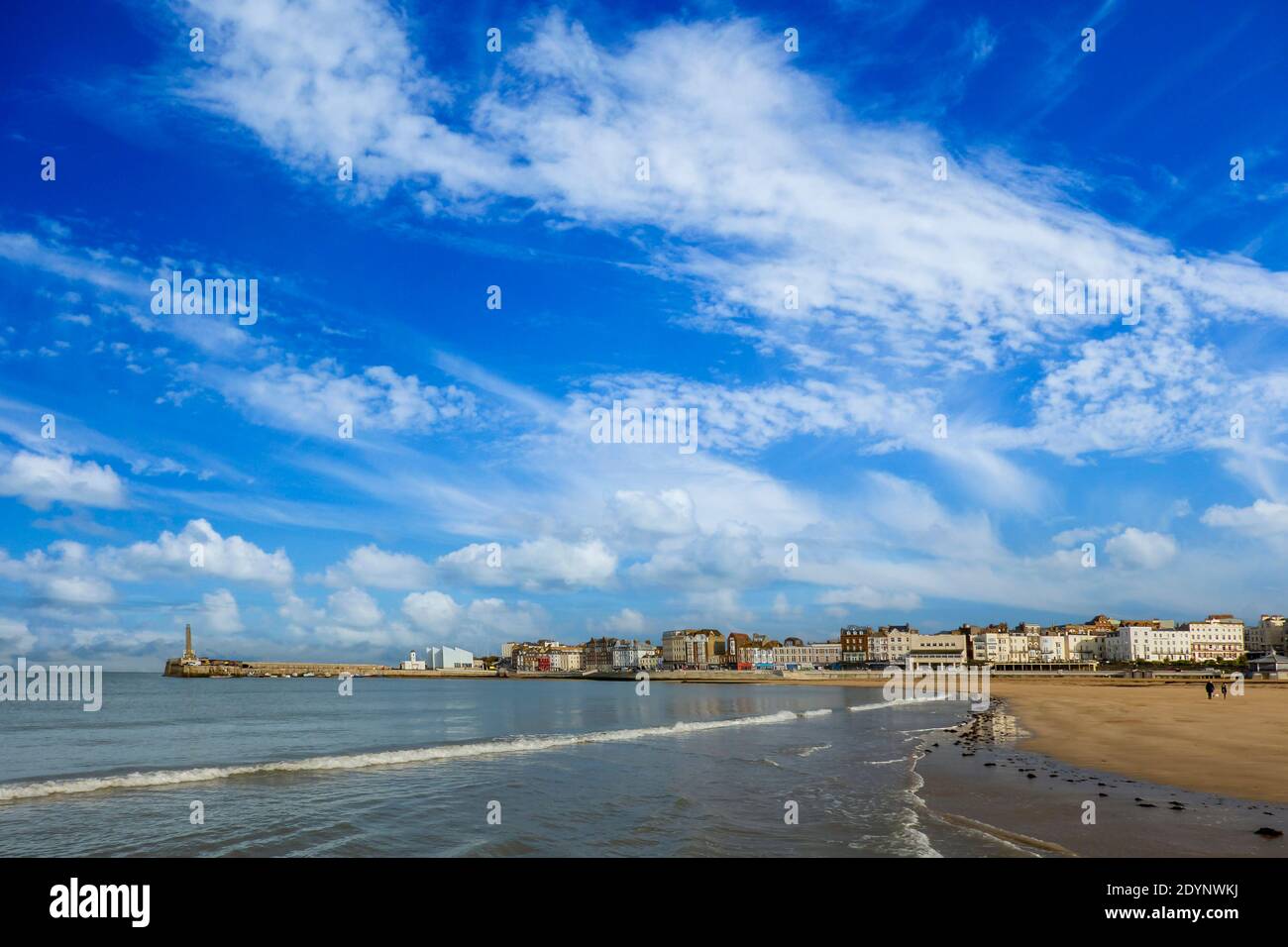 Seafront in winter hi-res stock photography and images - Alamy