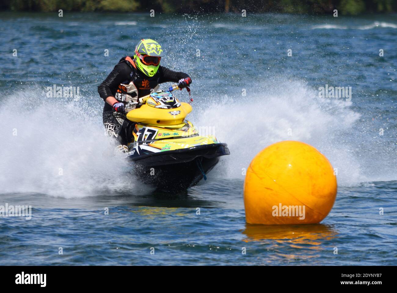 Jet ski lake uk hi-res stock photography and images - Alamy
