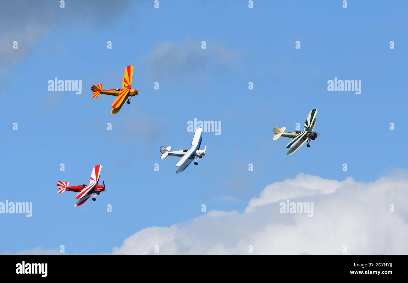 Tiger moths plane hi-res stock photography and images - Alamy