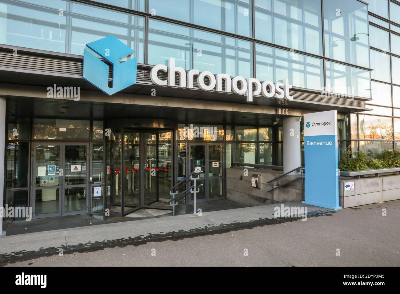 CHRONOPOST HEADQUARTERS PARIS Stock Photo - Alamy