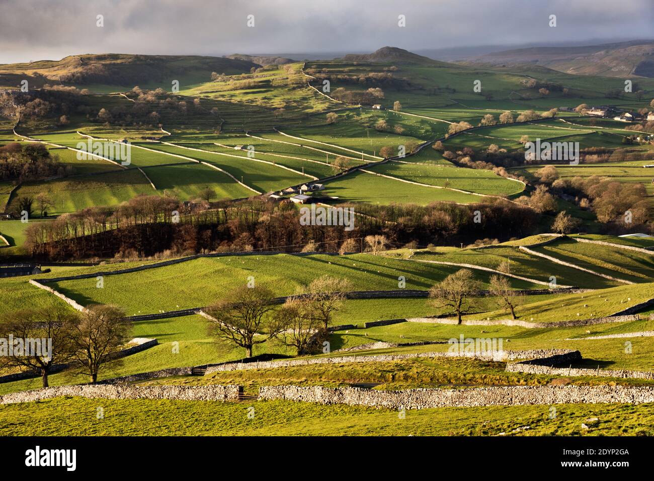 Approaches to the village hi-res stock photography and images - Alamy