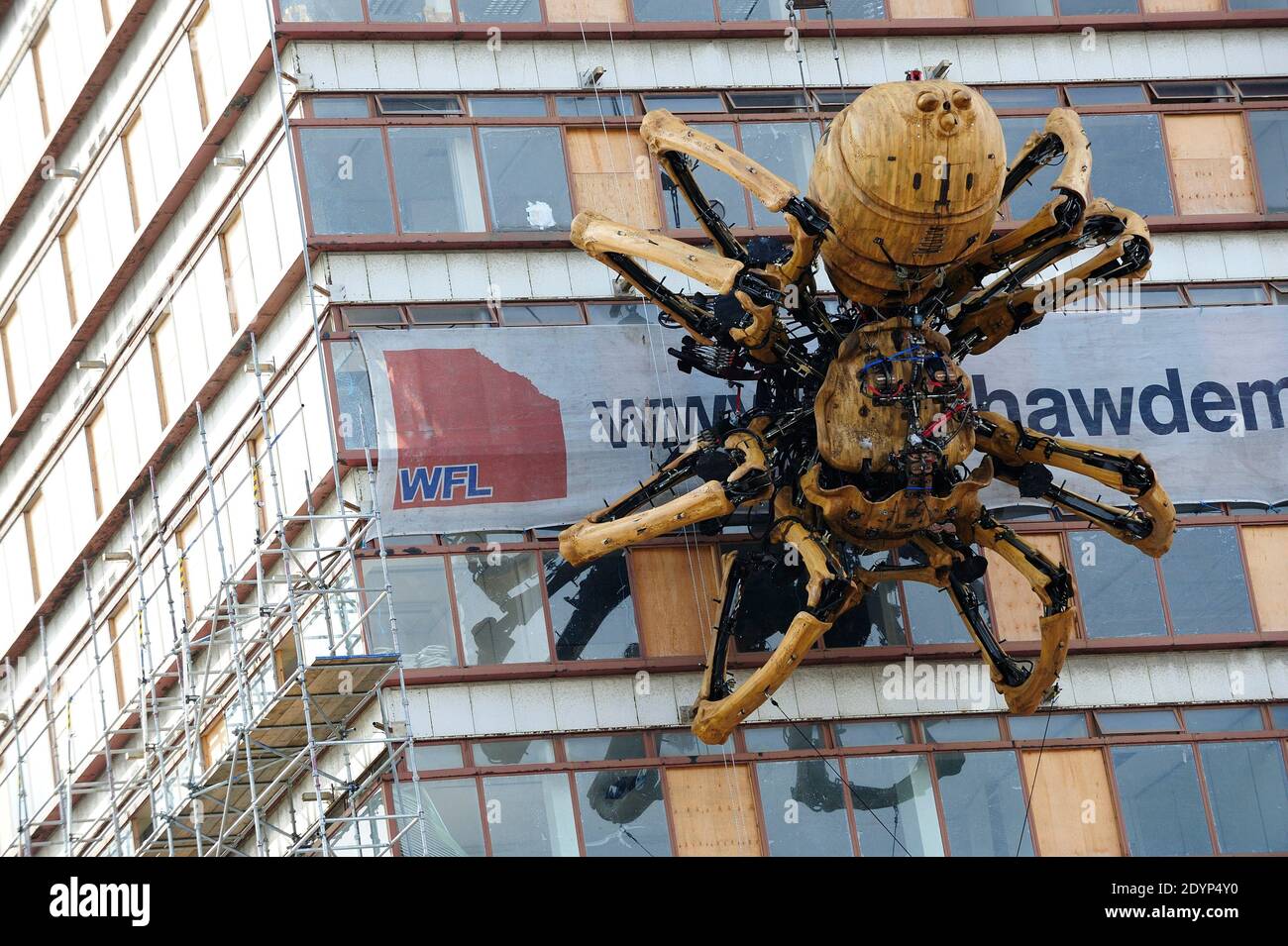 La Princesse, the giant mechanical spider created by La Machine, in ...