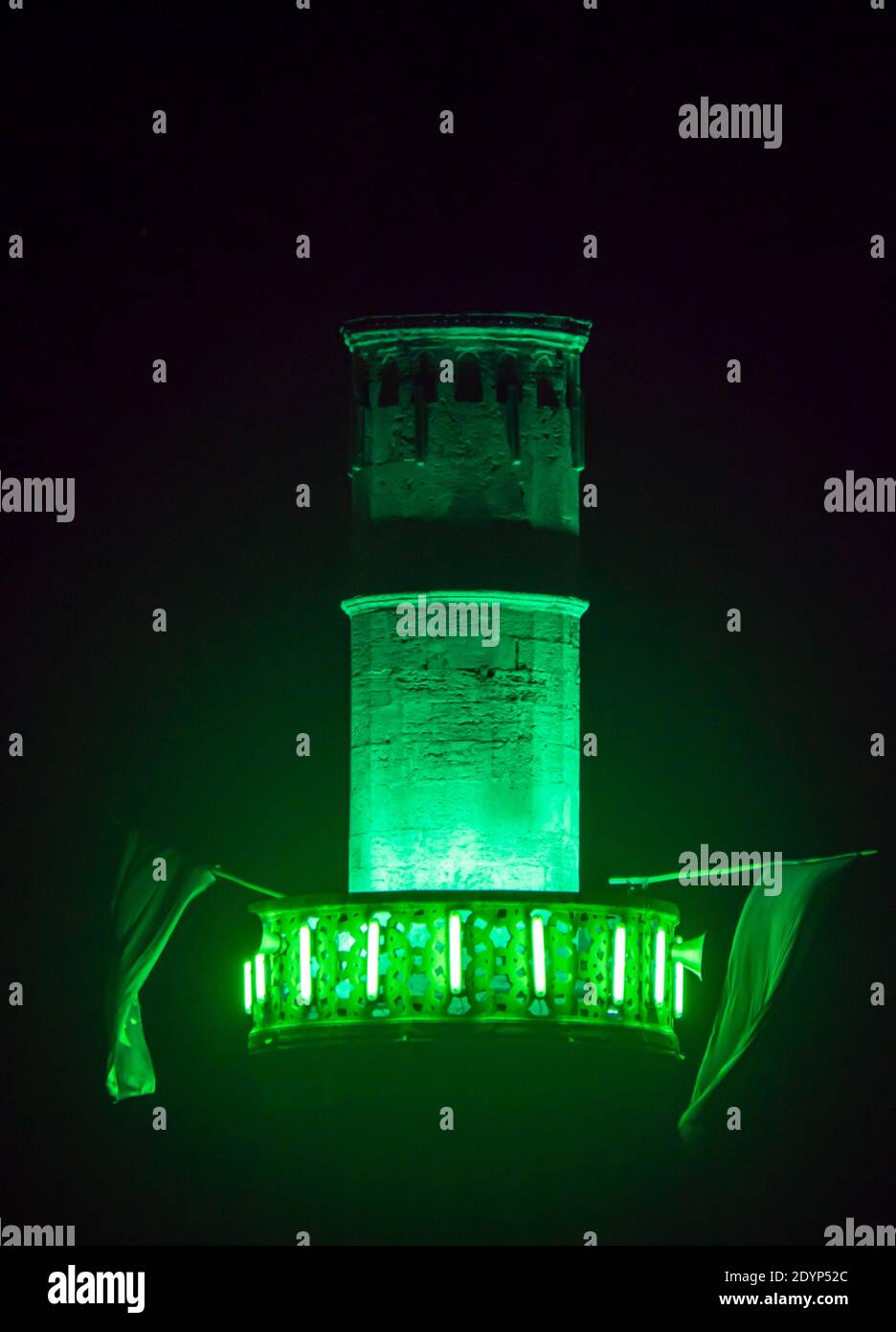 Al masjid nabawi night hi-res stock photography and images - Alamy
