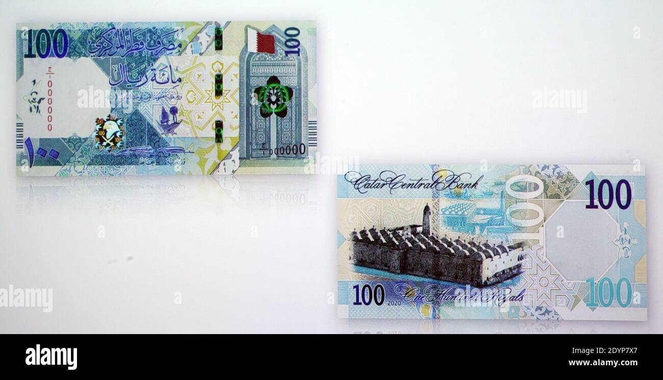 Qatar new banknote hi-res stock photography and images - Alamy
