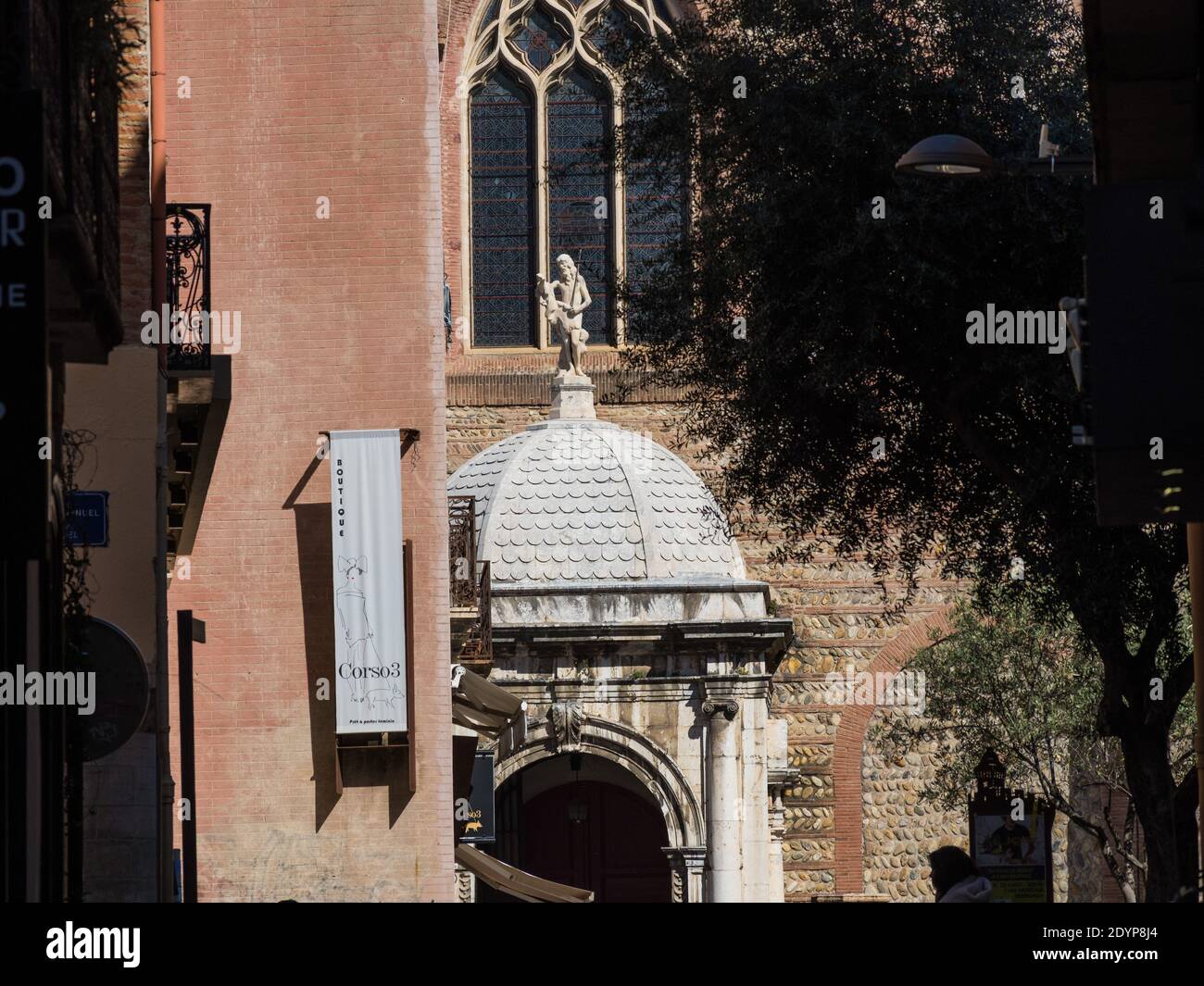 Cathedrale saint jean baptiste de perpignan hi-res stock photography ...
