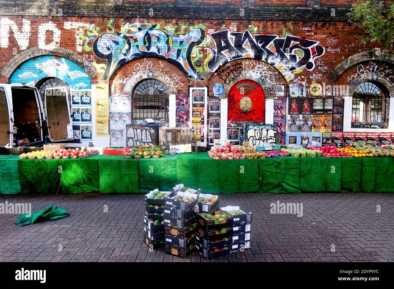 England london street stall display hi-res stock photography and images ...