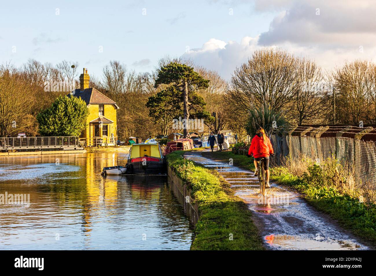 Walk along the River Lea from Ware to Great Amwell Nature Reserve Stock ...