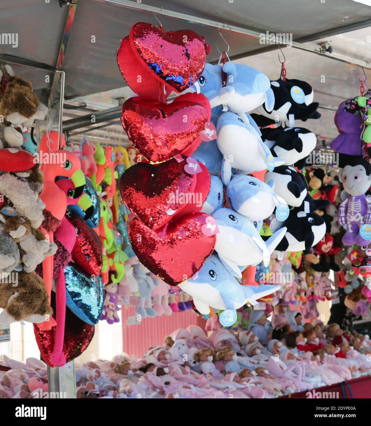 Coloured items hi-res stock photography and images - Alamy