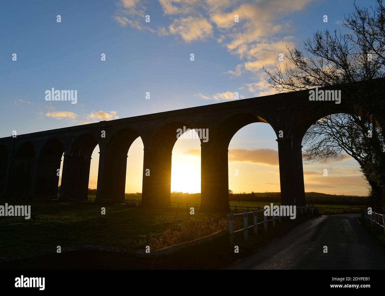 Welland valley northamptonshire viaduct hi-res stock photography and ...