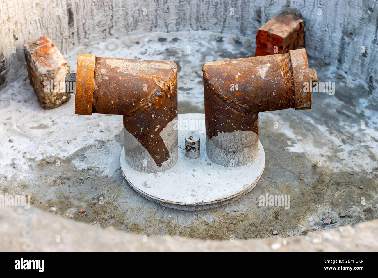 Yard hydrant hi-res stock photography and images - Alamy