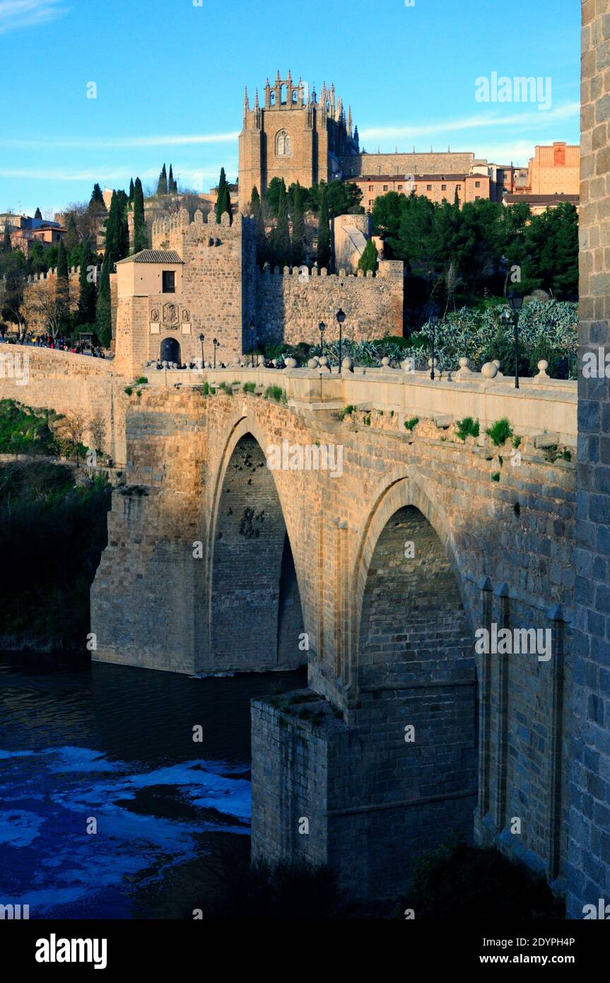 St Martin's Bridge, Toledo, Spain Stock Photo - Alamy
