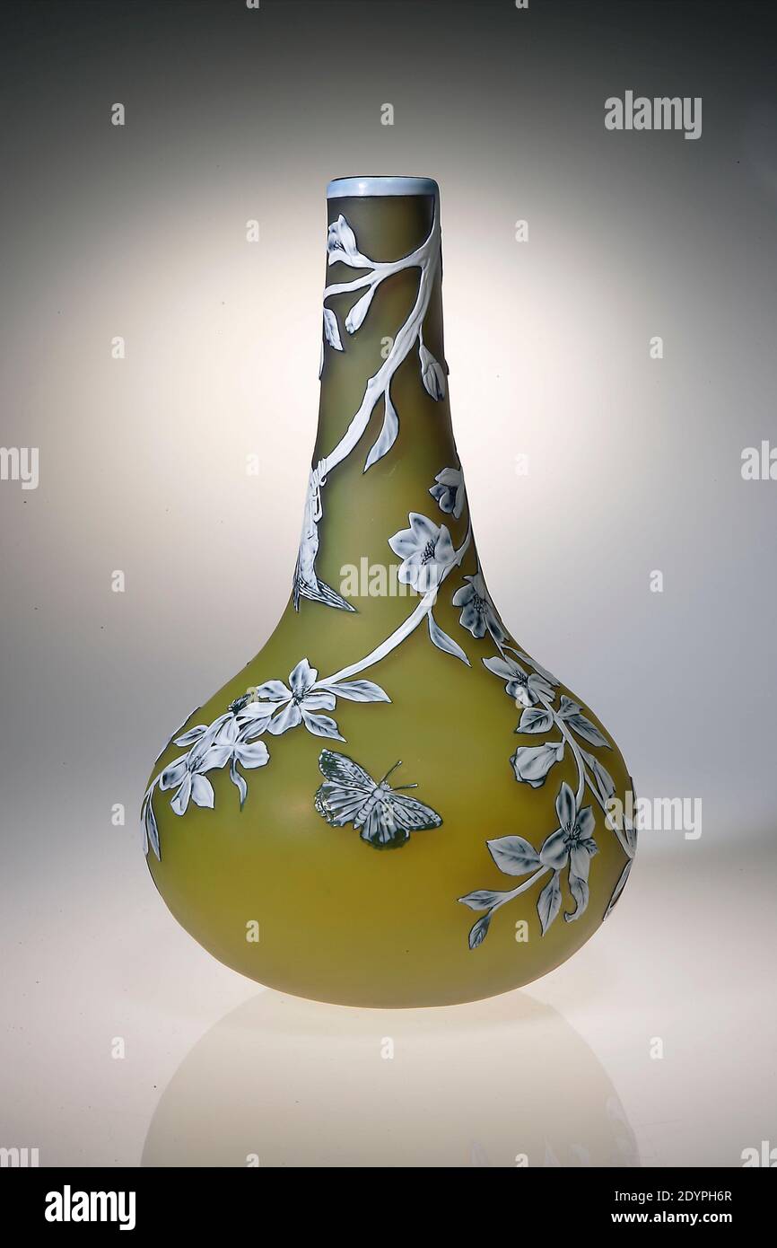 Helen Millard Cameo Glass Stock Photo - Alamy