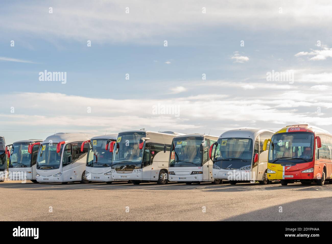 Bus school spain hi-res stock photography and images - Alamy