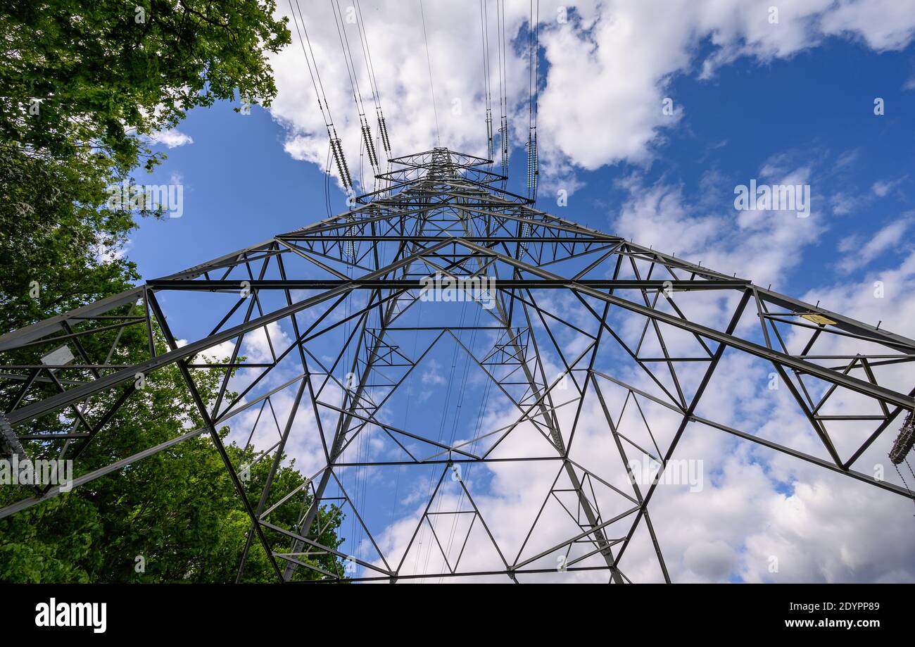 Electricity Pylon ZQ37, Salford, Manchester Stock Photo - Alamy