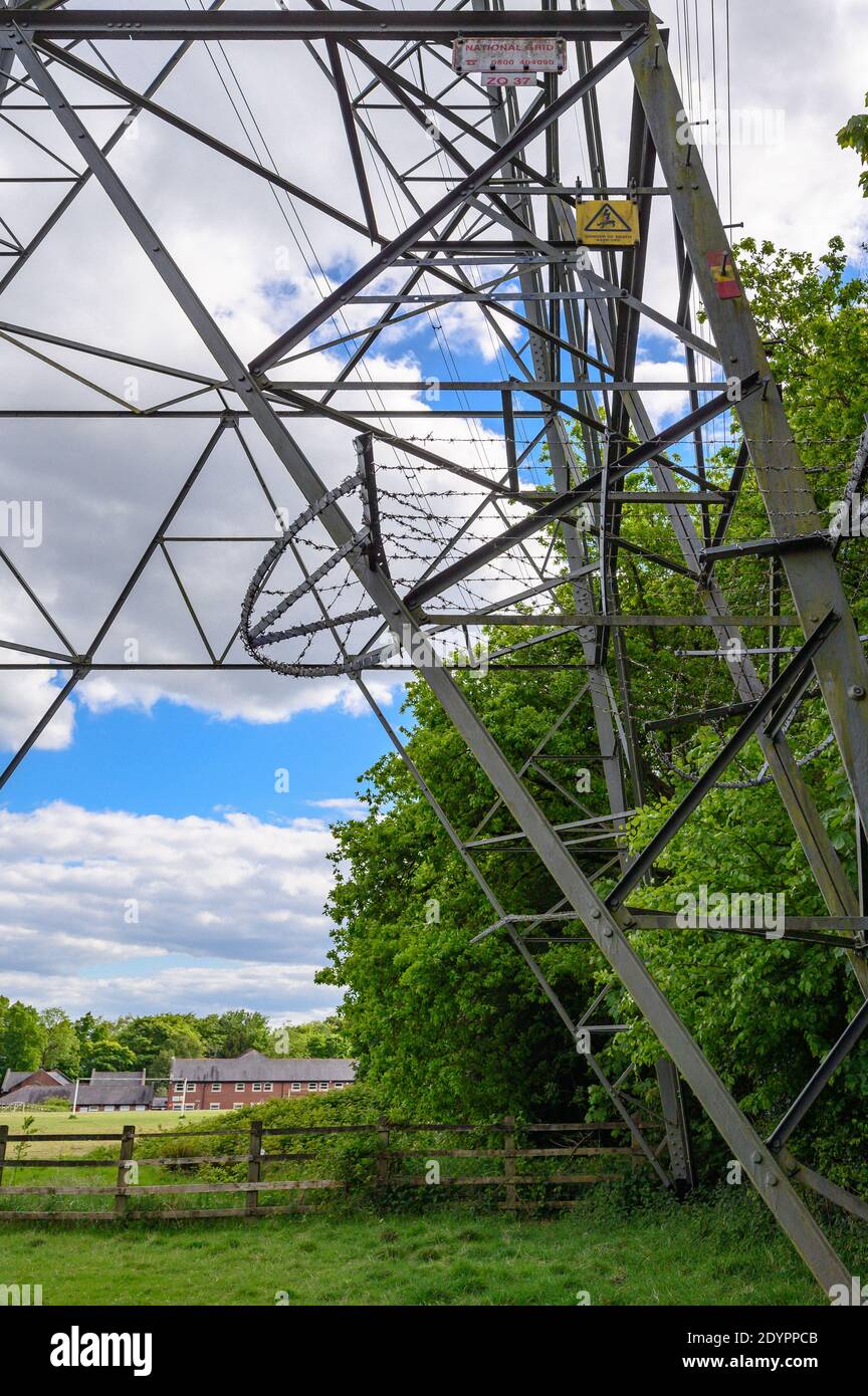 Electricity Pylon ZQ37, Salford, Manchester Stock Photo - Alamy