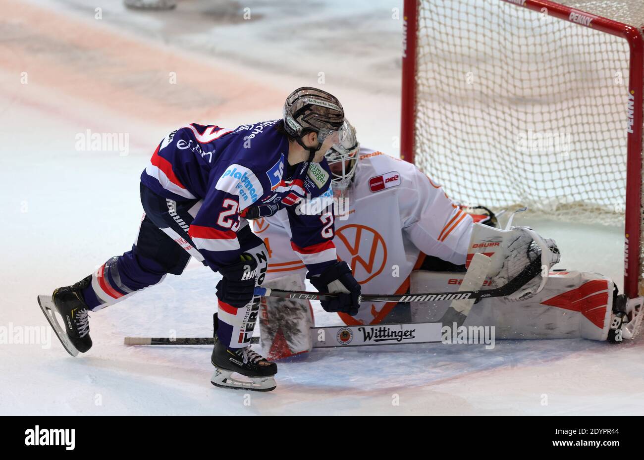 Raymond pickard hi-res stock photography and images - Alamy