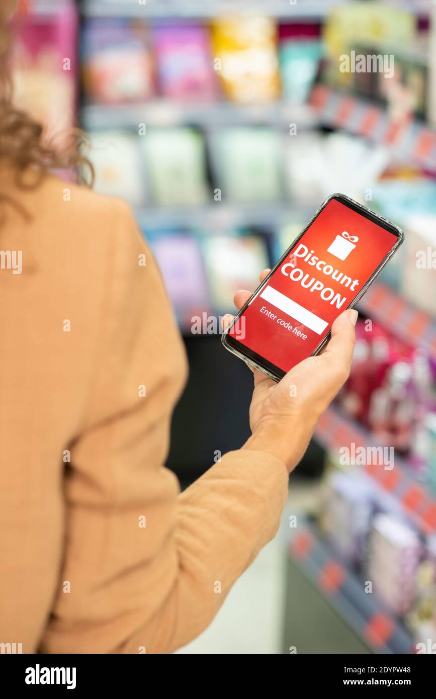 Person holding large card hi-res stock photography and images - Alamy