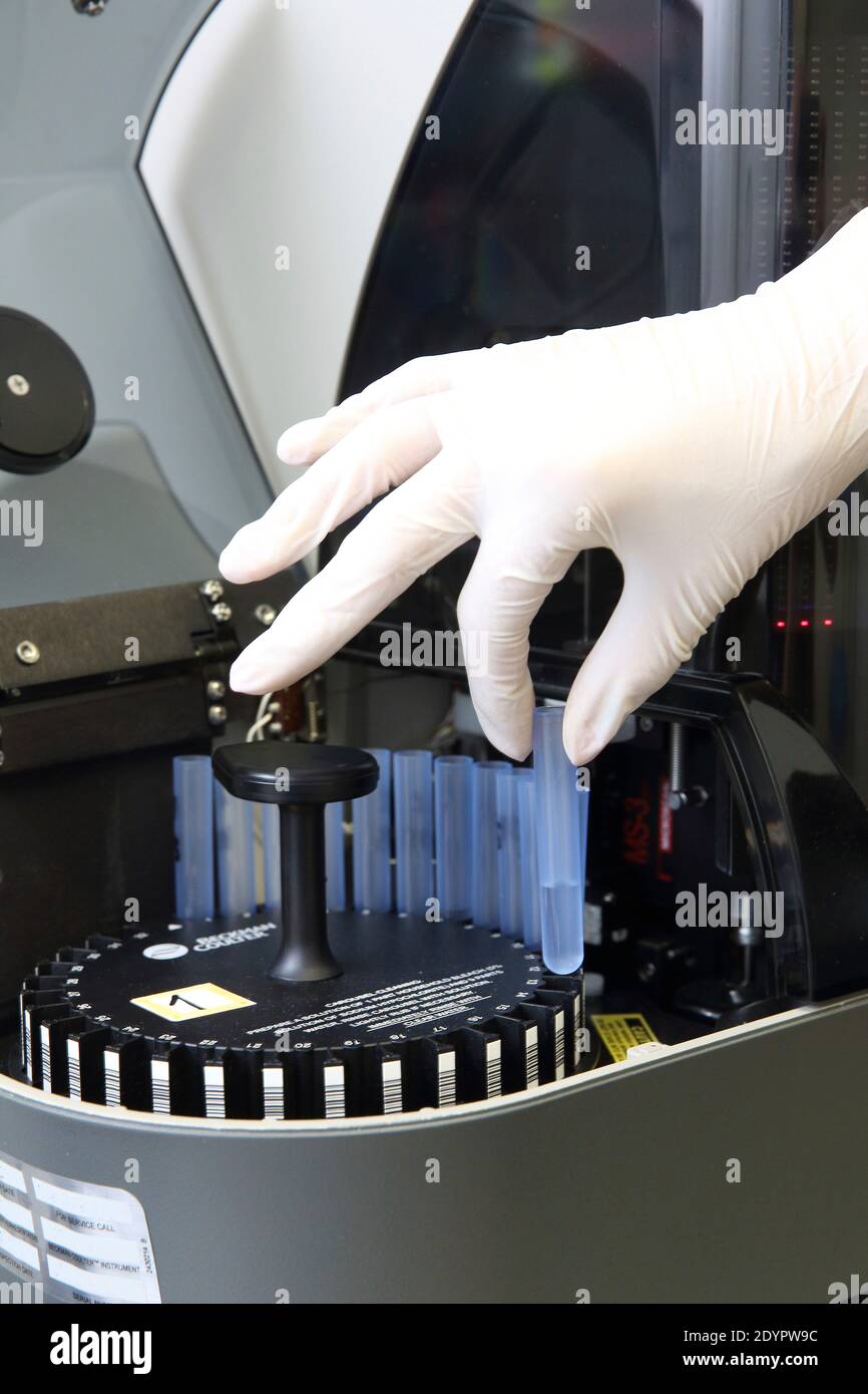 Testing laboratory hi-res stock photography and images - Alamy