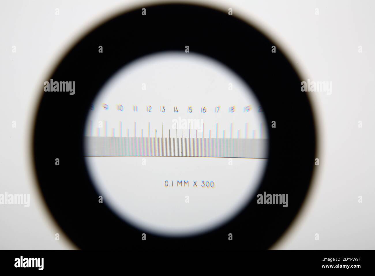 Standard scale hi-res stock photography and images - Alamy
