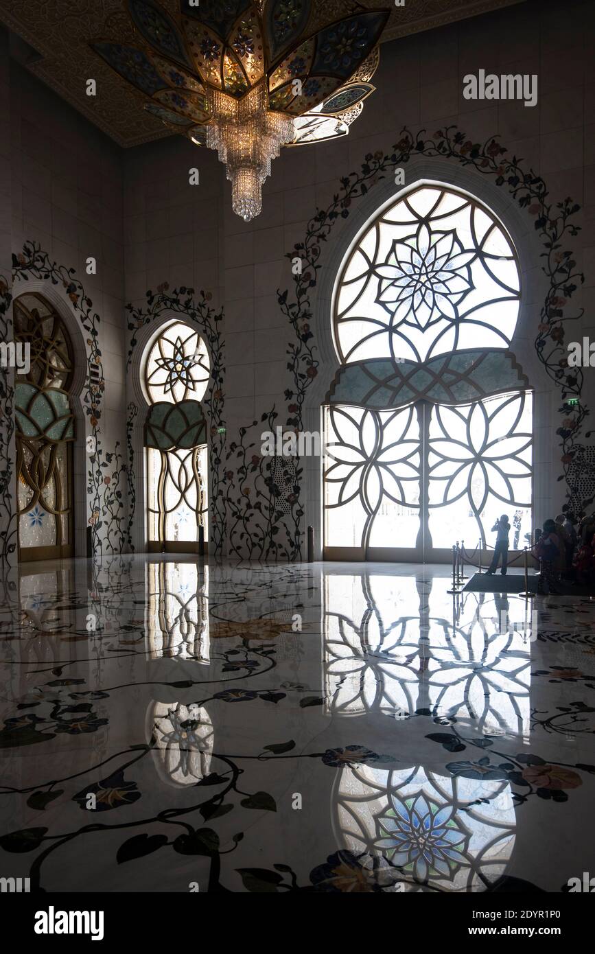 Sheikh Zayhed Grand Mosque Stock Photo - Alamy