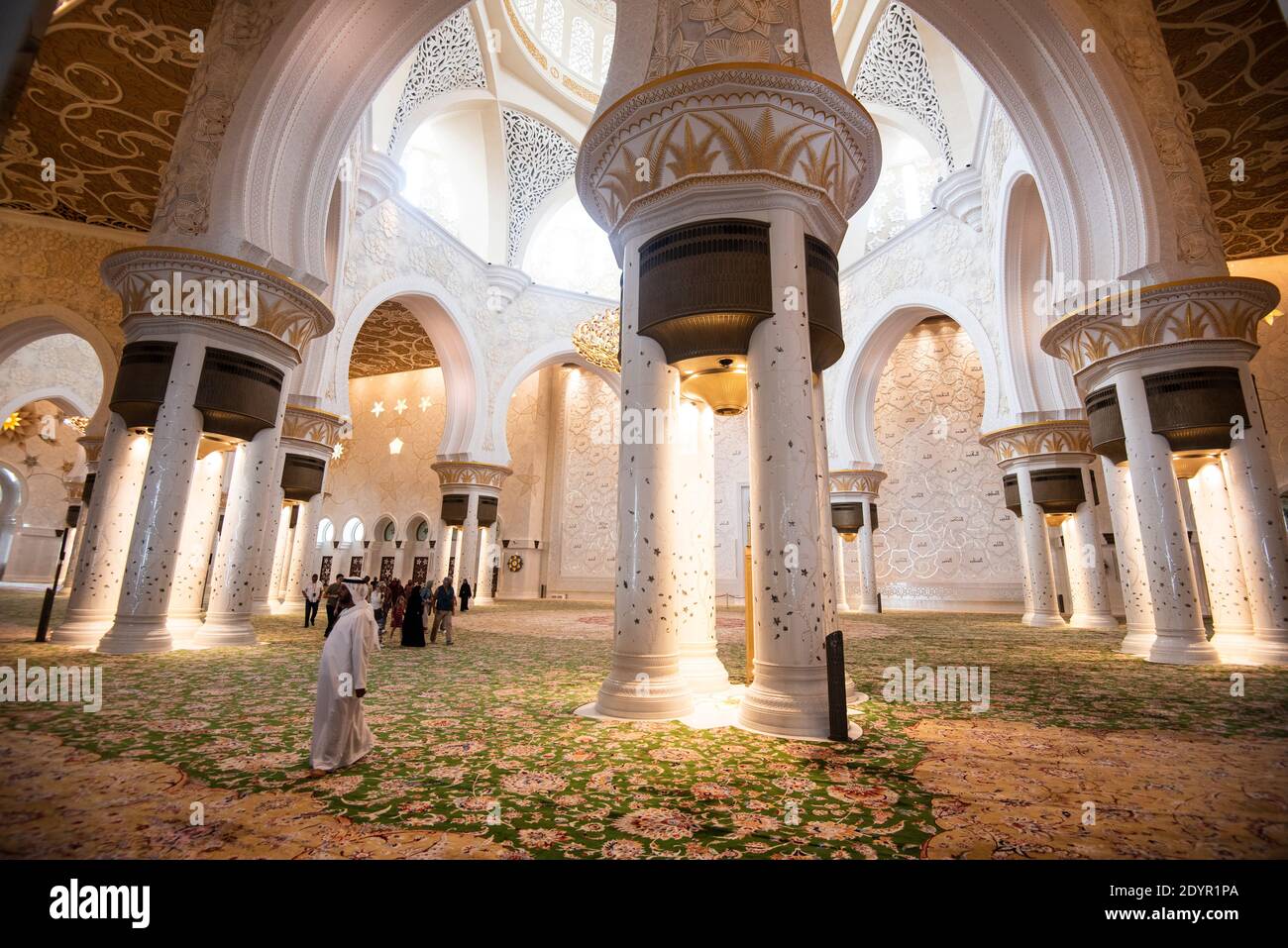 Sheikh Zayhed Grand Mosque Stock Photo - Alamy