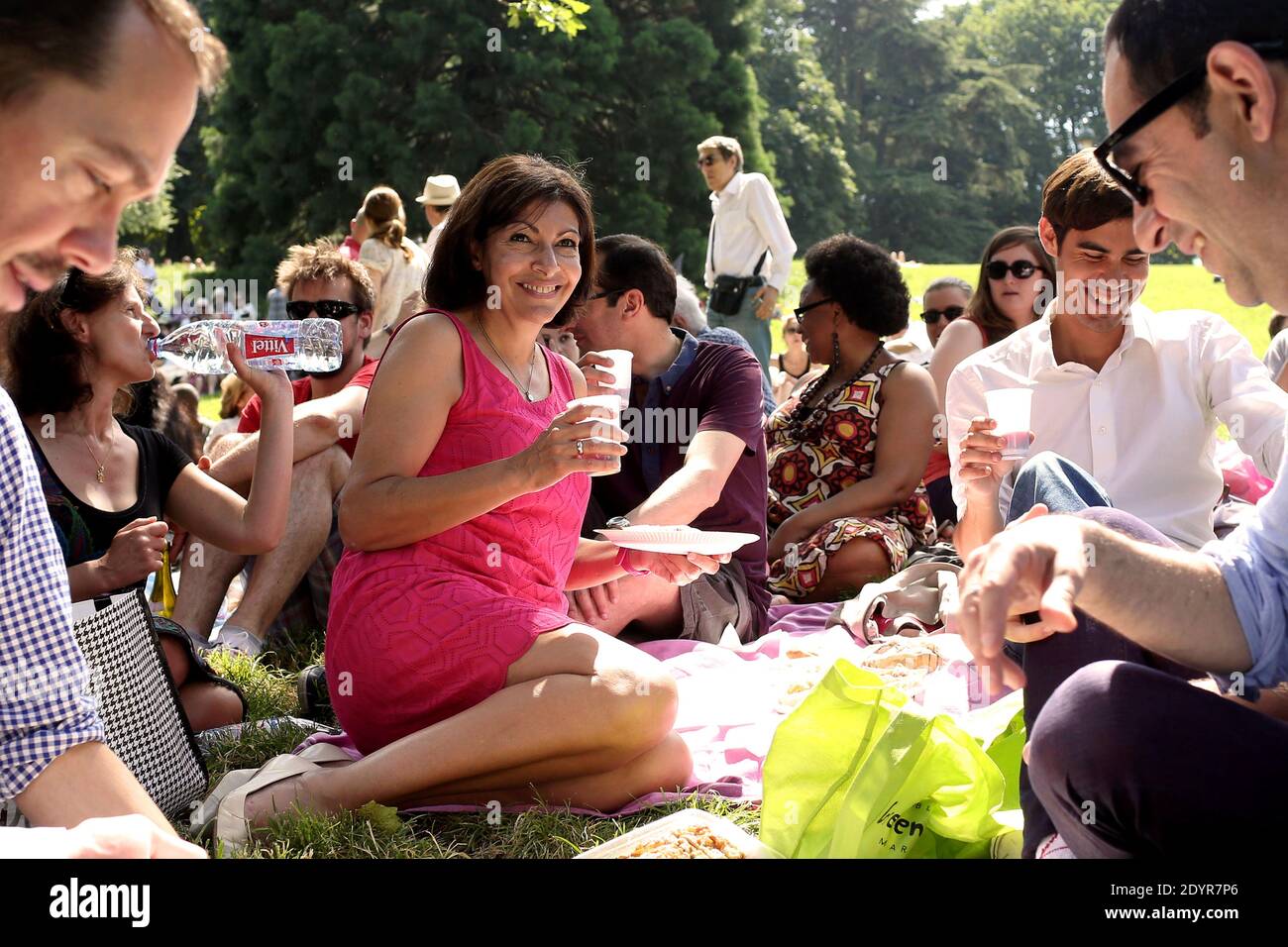 Anne hidalgo picnic hi-res stock photography and images - Alamy