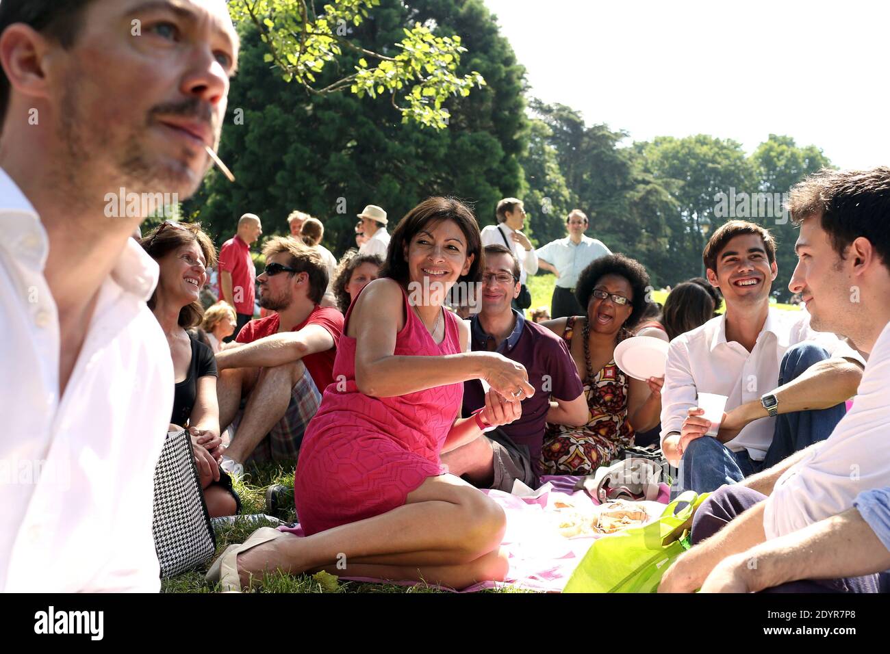 Anne hidalgo picnic hi-res stock photography and images - Alamy