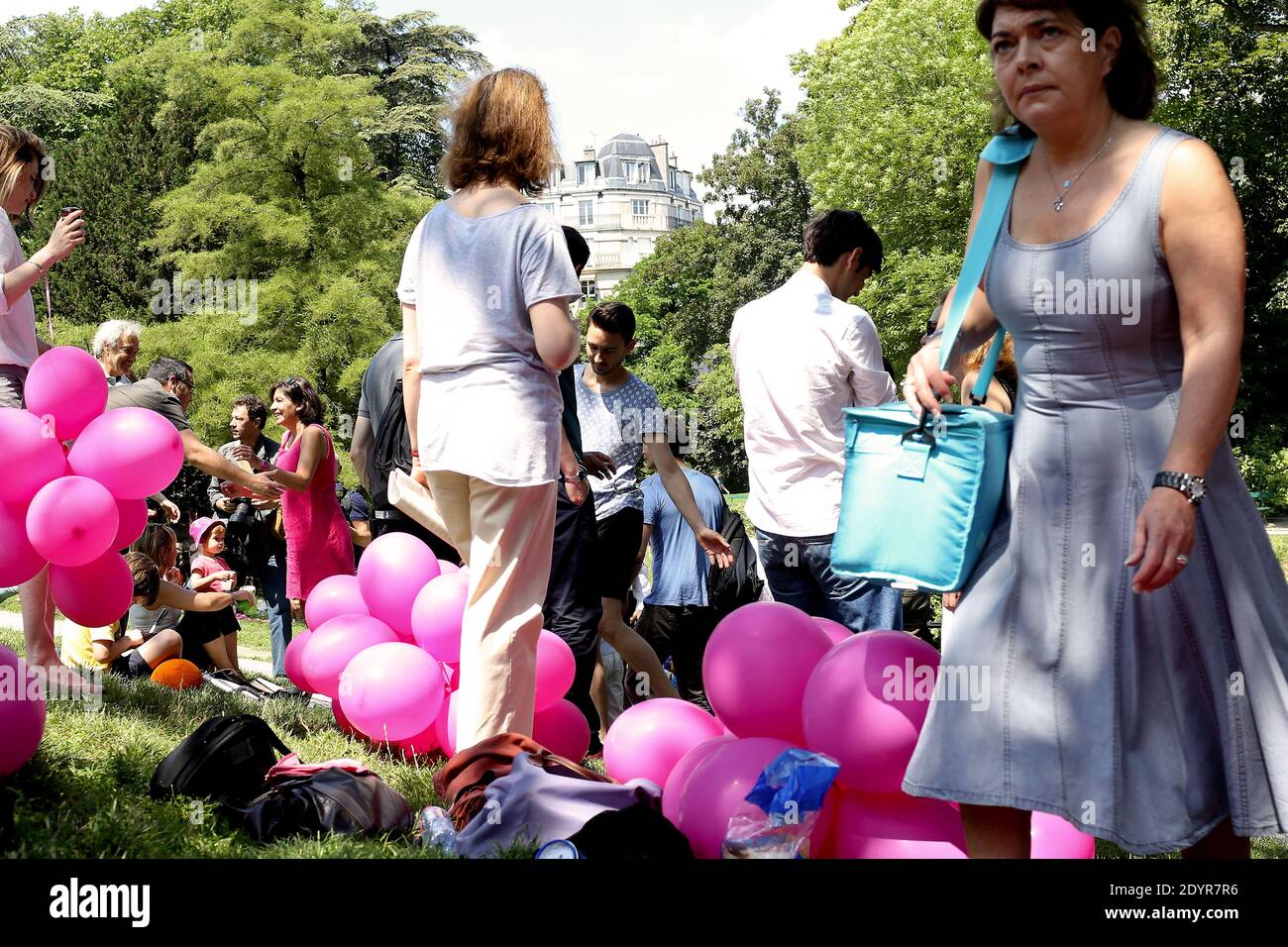 Anne hidalgo picnic hi-res stock photography and images - Alamy