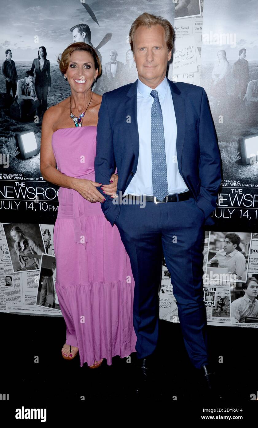 Jeff Daniels attends the premiere of HBO's 'The Newsroom' Season 2 at ...