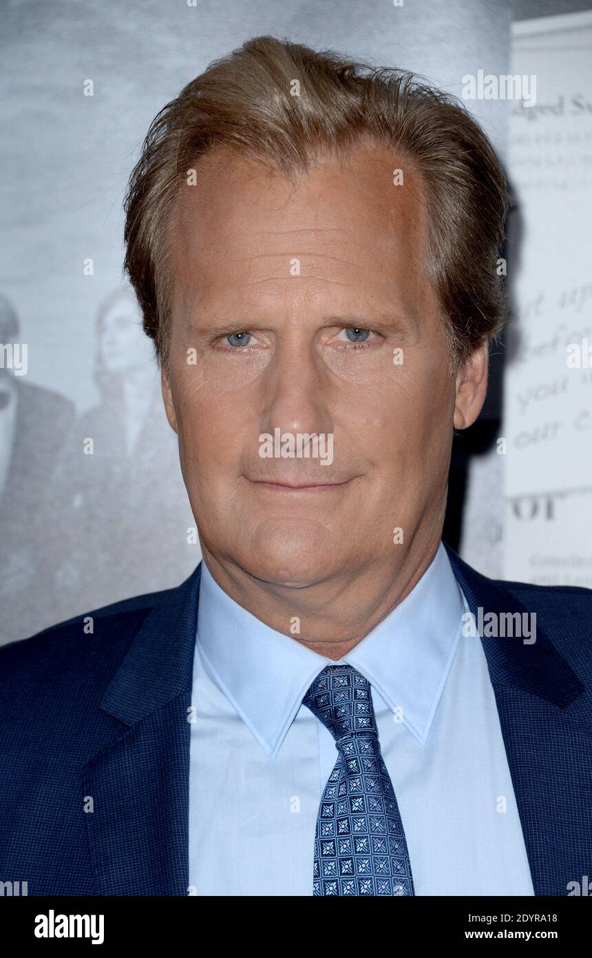 Jeff Daniels attends the premiere of HBO's 'The Newsroom' Season 2 at ...
