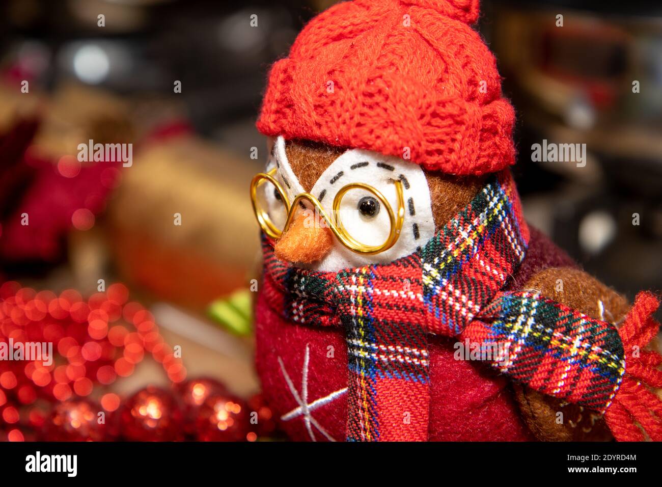 A very cute stuffed Christmas Robin bird Stock Photo - Alamy