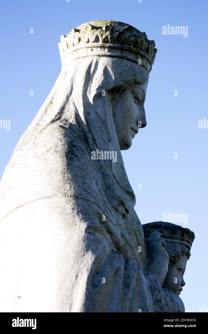 Jesus statue uk hi-res stock photography and images - Alamy