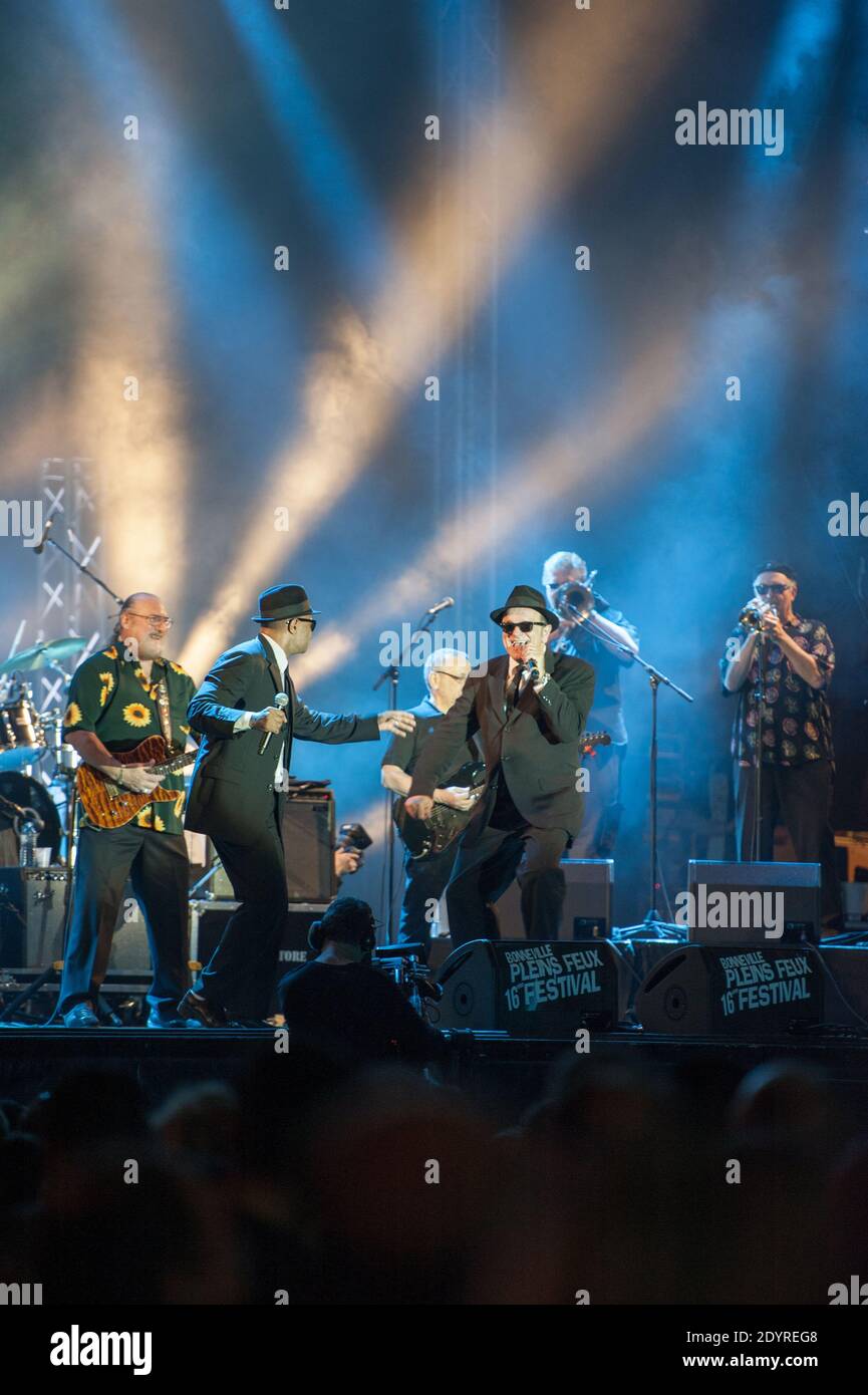 The original blues brothers band hi-res stock photography and images ...